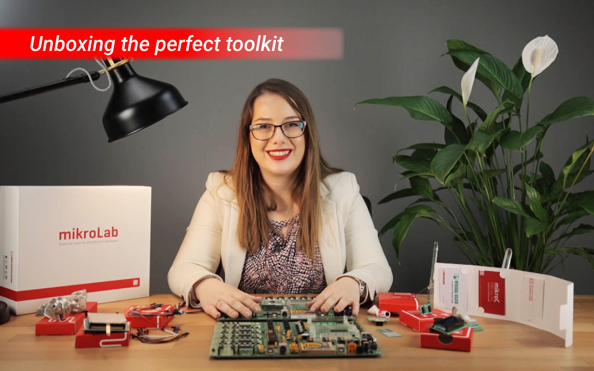 Unboxing the perfect toolkit - mikroLAB for PIC XL - MIKROE